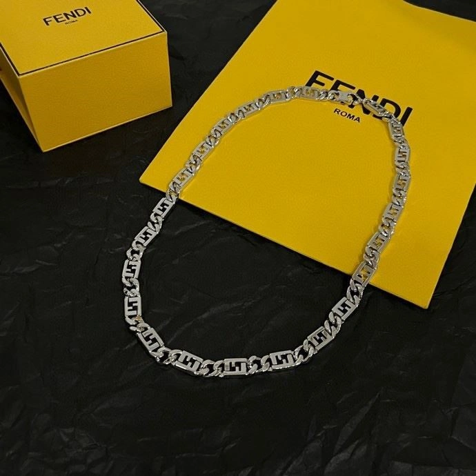 Top mirror Fendi Necklaces