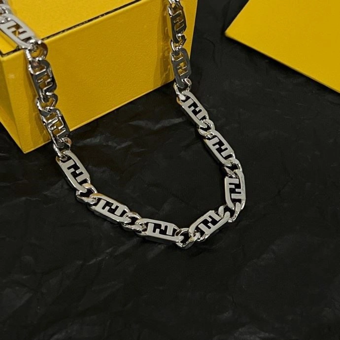 Top mirror Fendi Necklaces