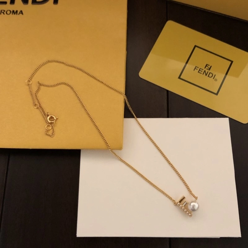 Top mirror Fendi Necklaces