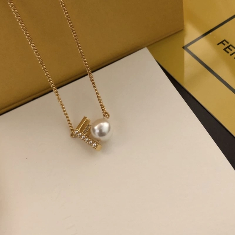 Top mirror Fendi Necklaces
