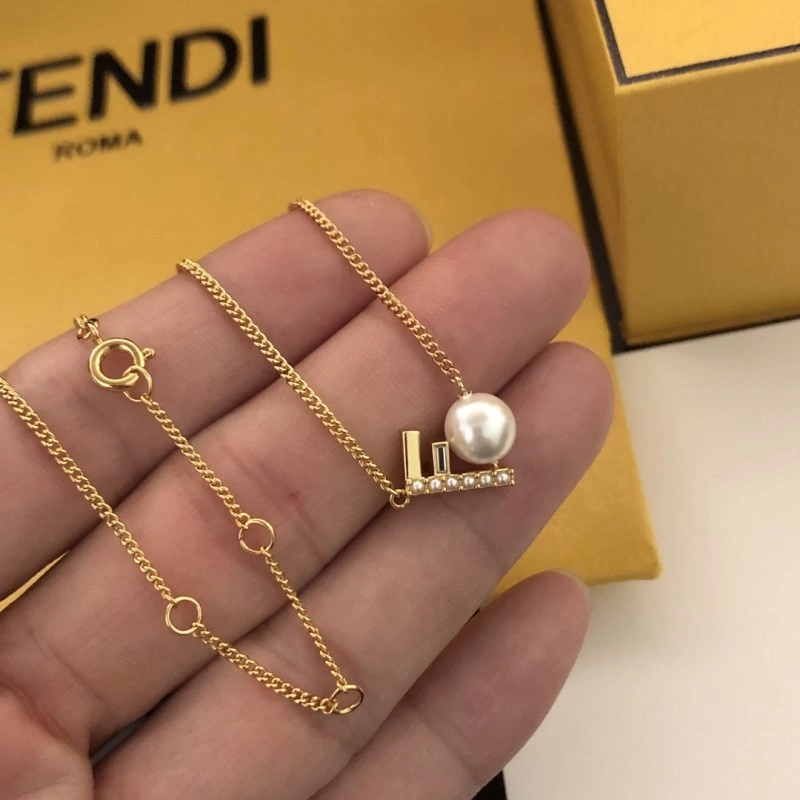 Top mirror Fendi Necklaces