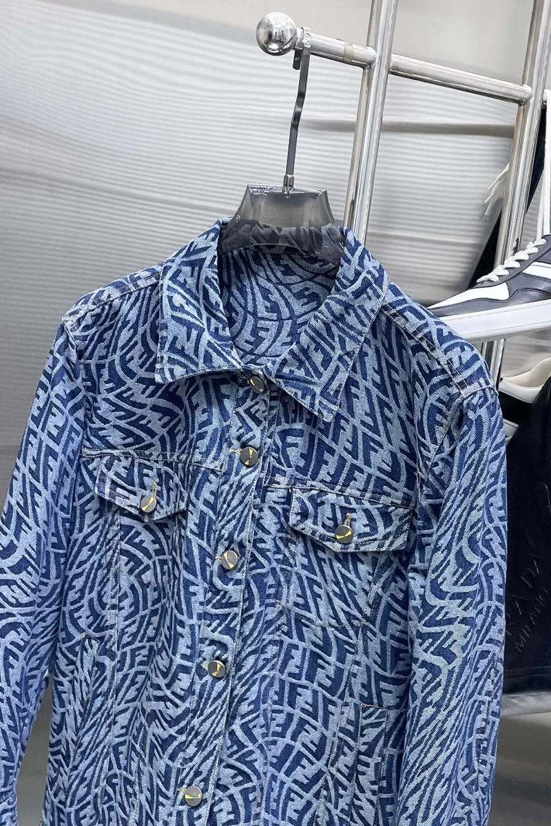 Top mirror Fendi Outwear