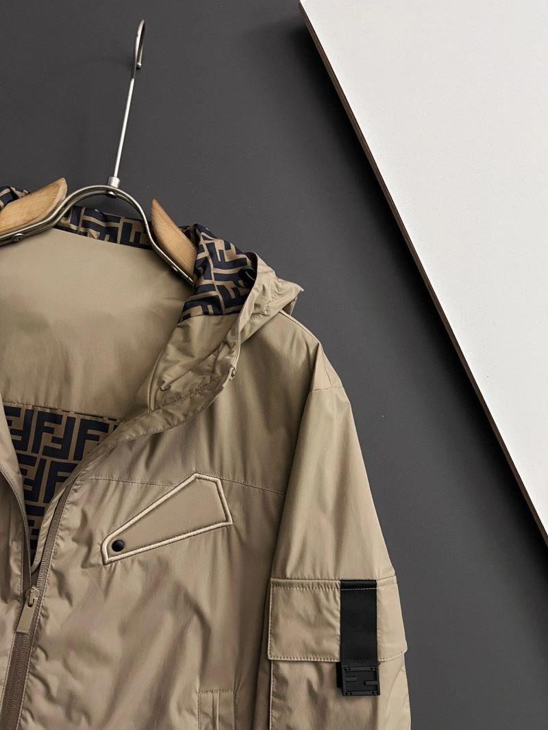 Top mirror Fendi Outwear