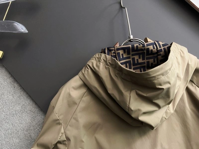 Top mirror Fendi Outwear