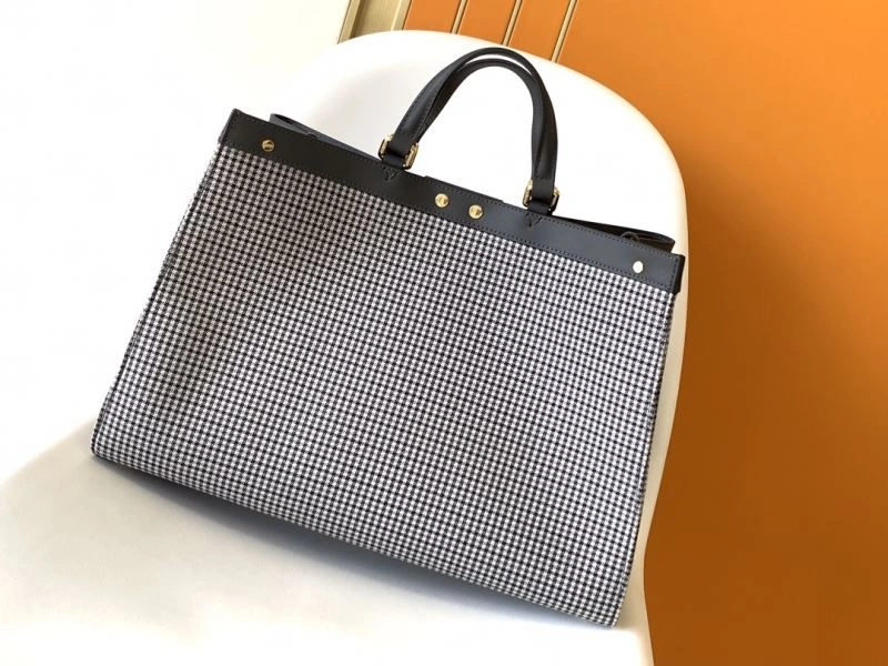 Budget-friendly Fendi Peekaboo Bags