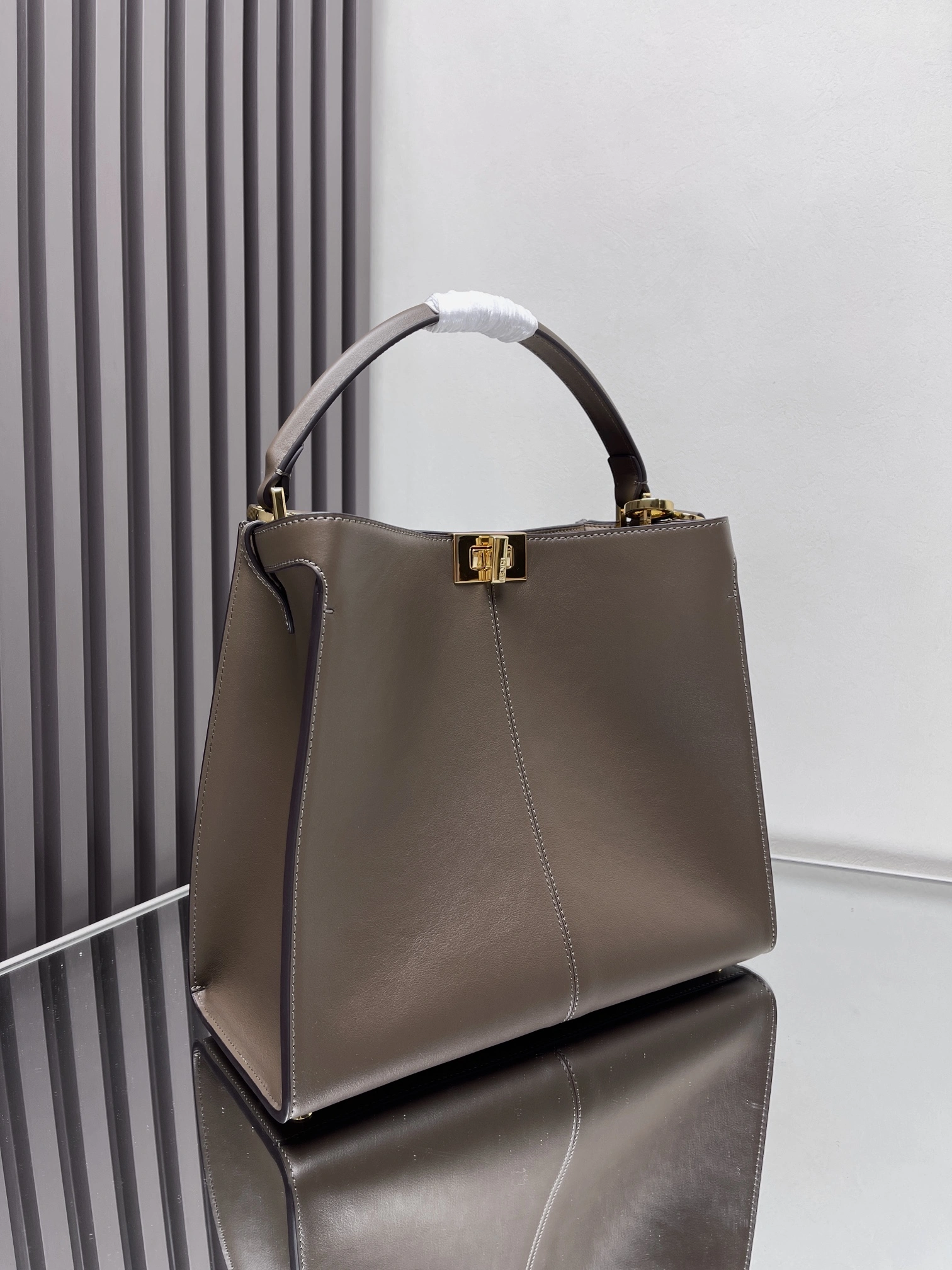 Top match Fendi Peekaboo Bags