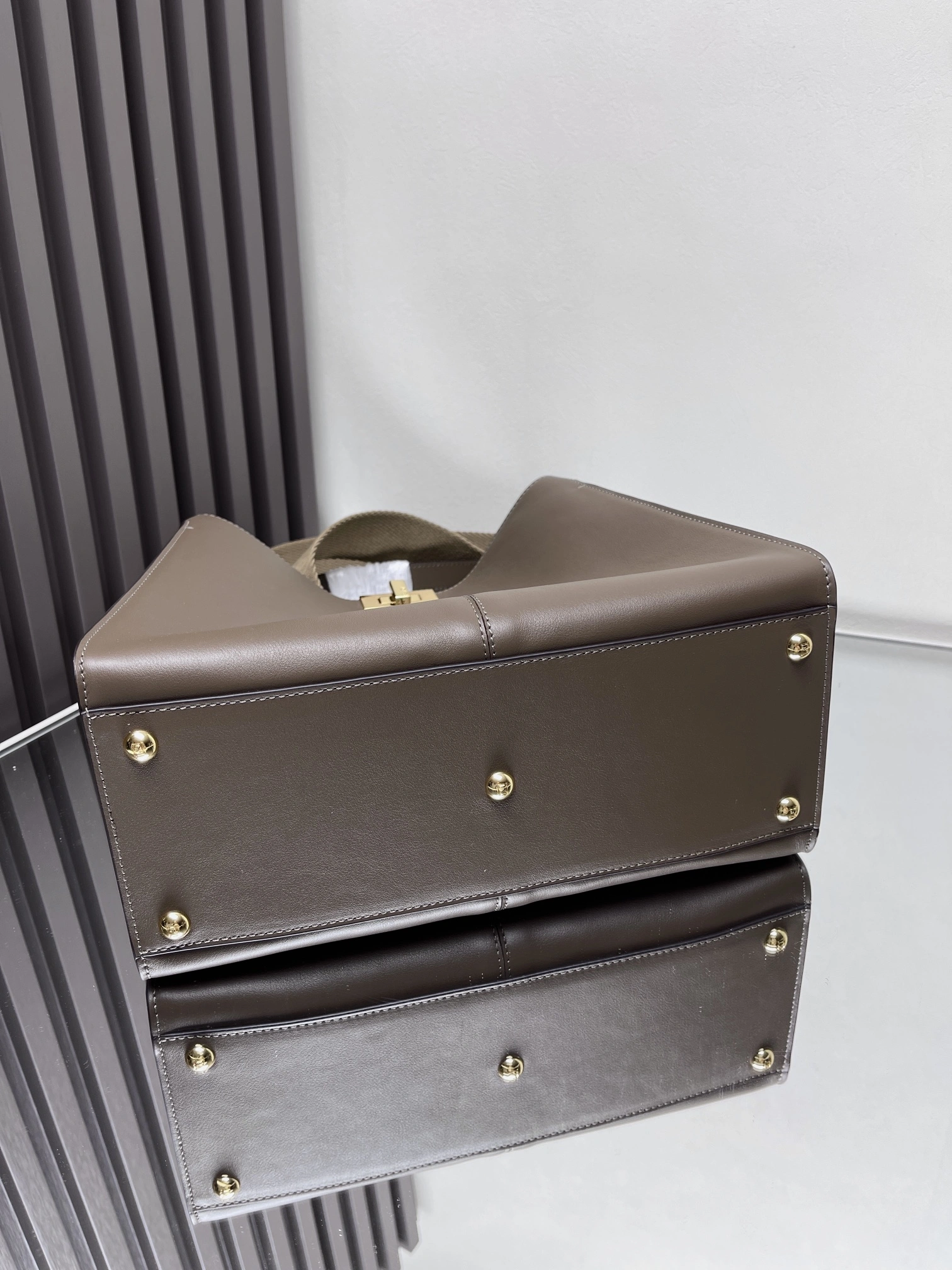 Top match Fendi Peekaboo Bags
