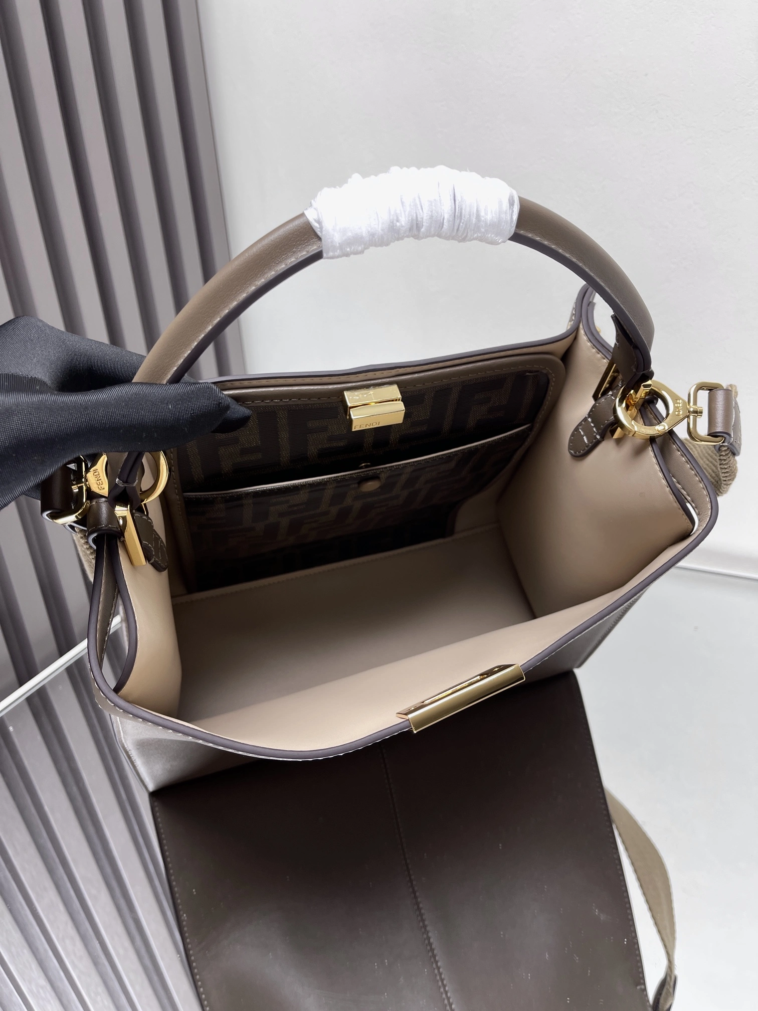 Top match Fendi Peekaboo Bags