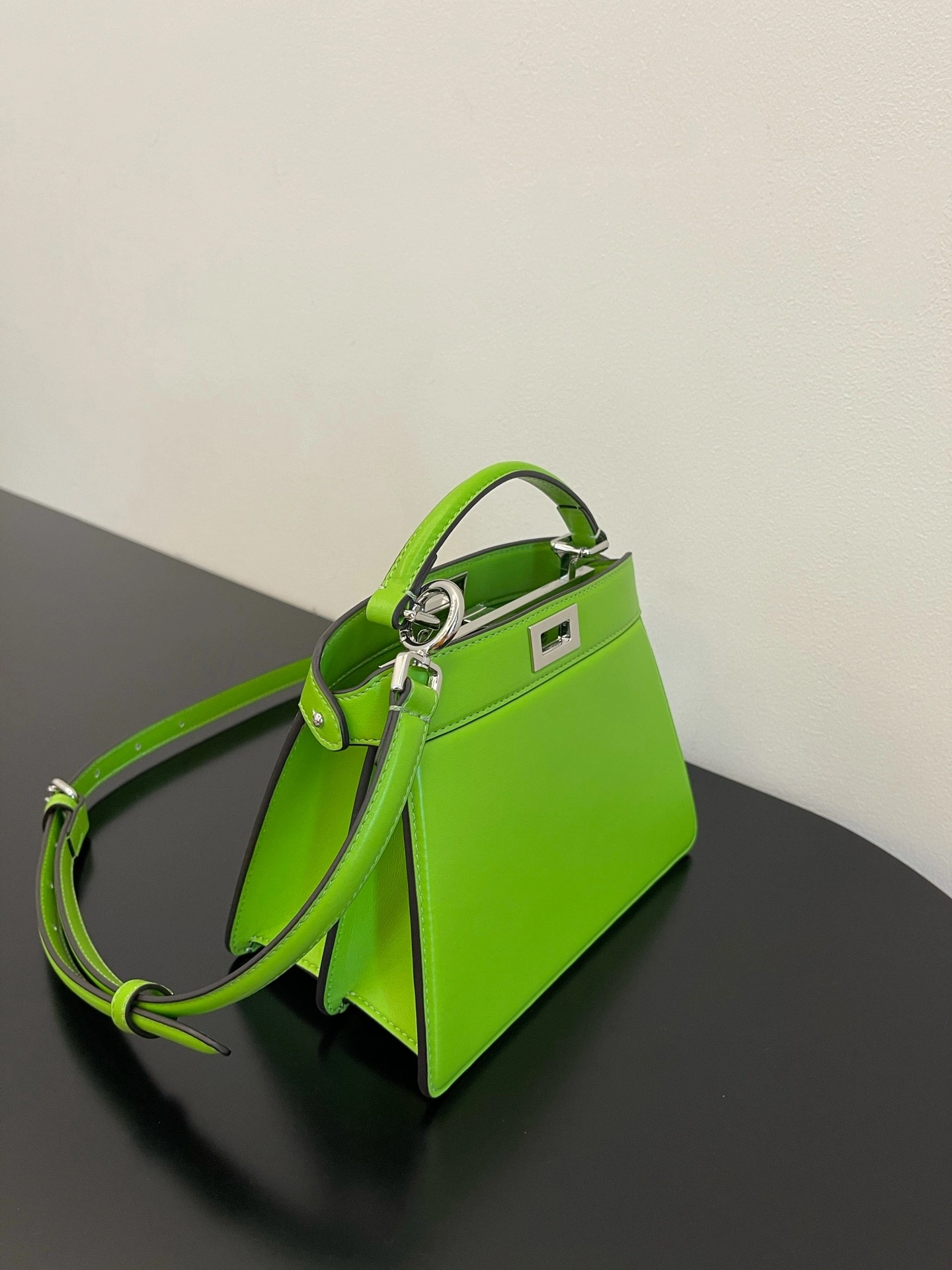 Top mirror Fendi Peekaboo Bags