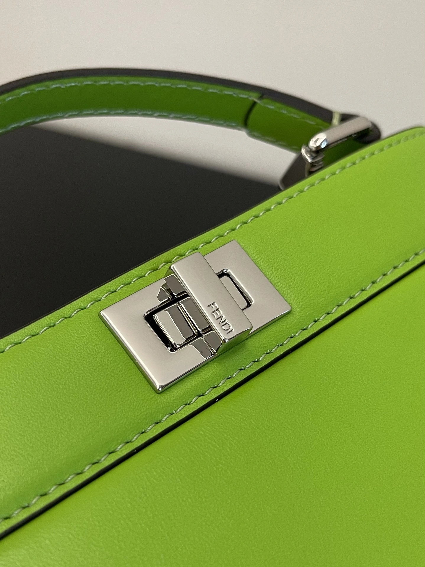 Top mirror Fendi Peekaboo Bags
