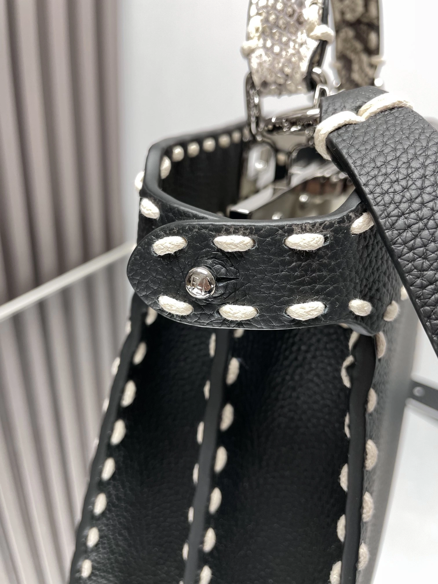 Top match Fendi Peekaboo Bags