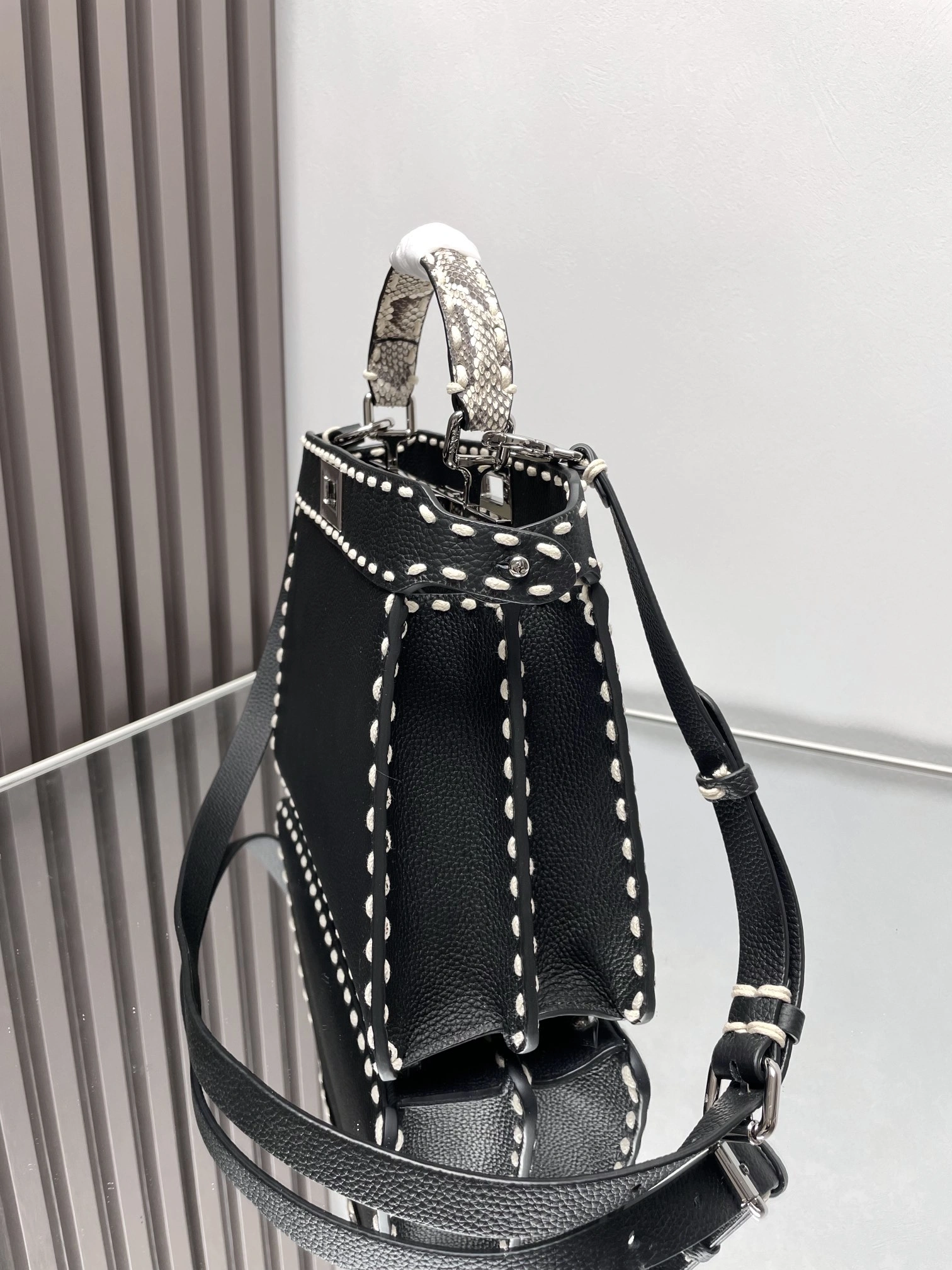 Top match Fendi Peekaboo Bags