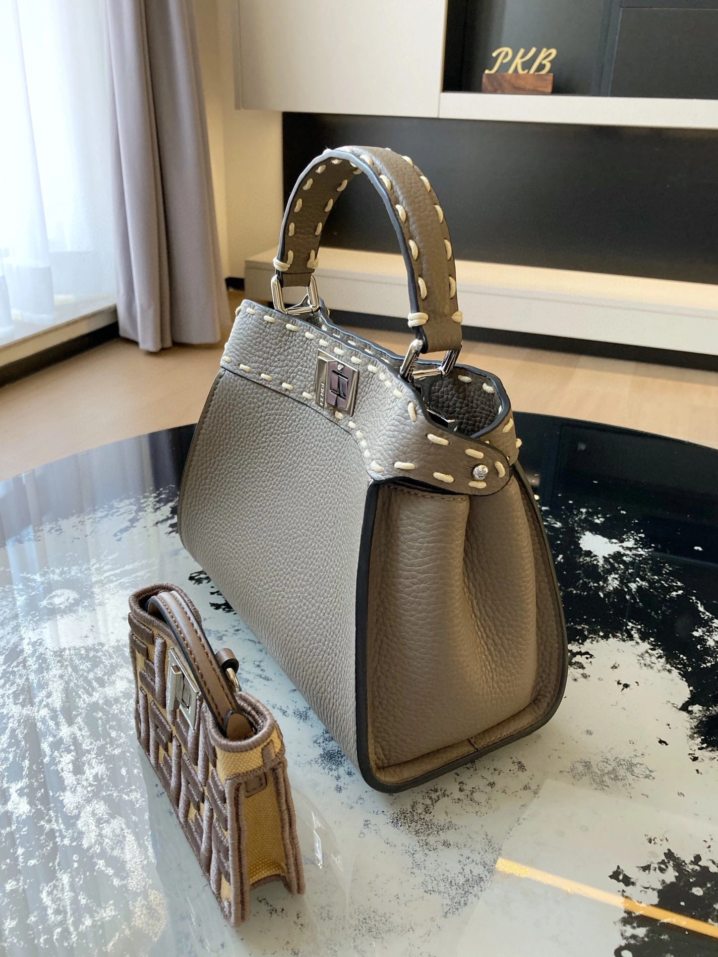 Top mirror Fendi Peekaboo Bags