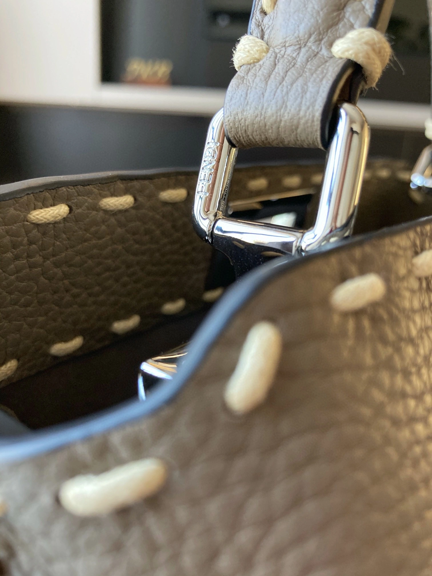 Top mirror Fendi Peekaboo Bags