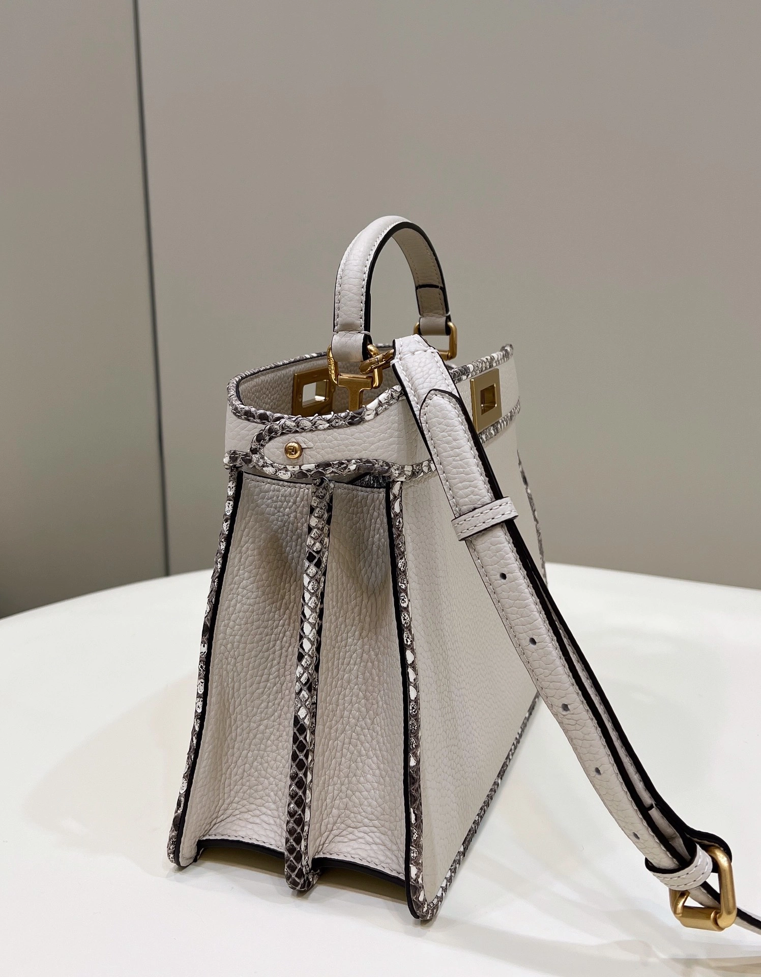 Exact replica Fendi Peekaboo Bags