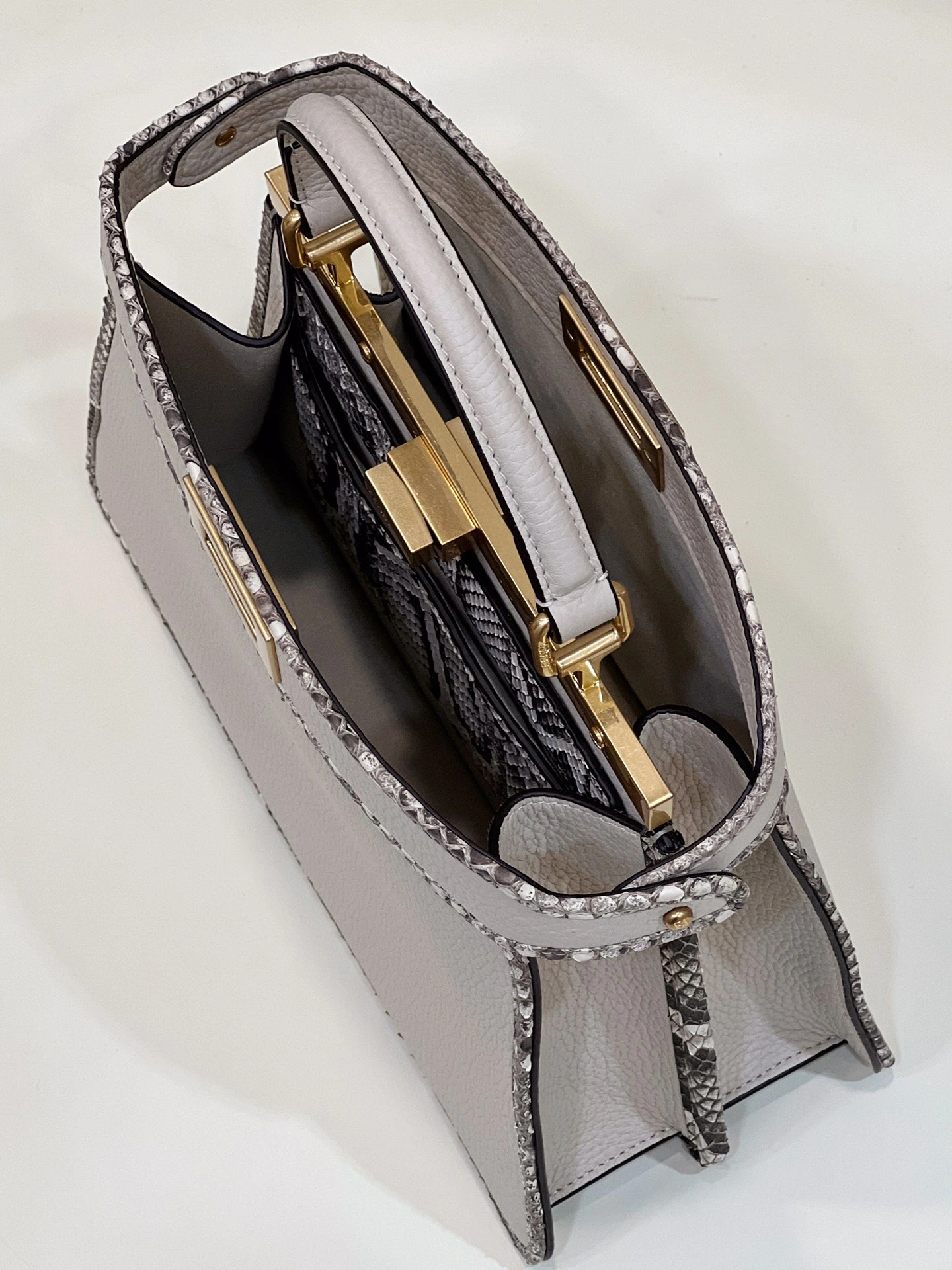 Exact replica Fendi Peekaboo Bags