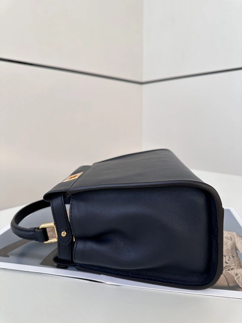 Top match Fendi Peekaboo Bags