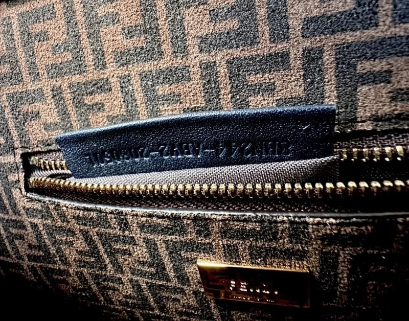 Top match Fendi Peekaboo Bags