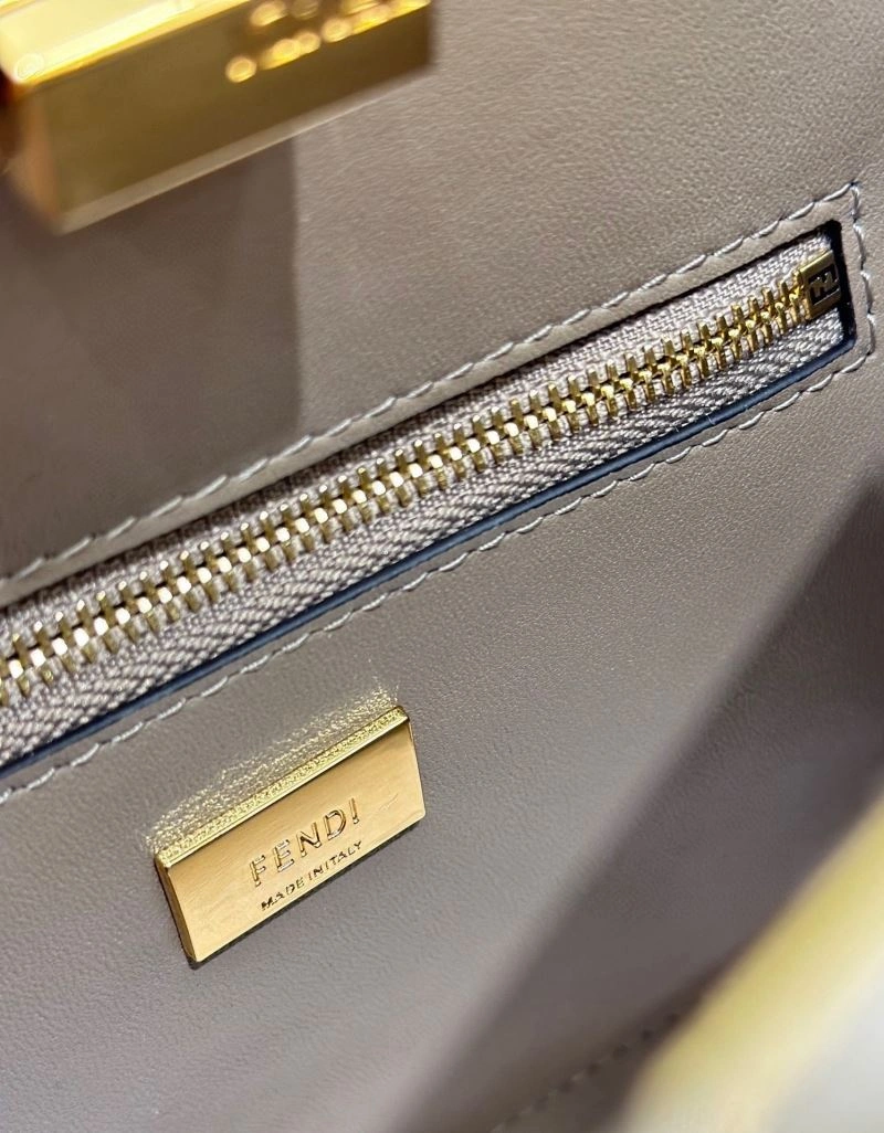 Accurate model Fendi Peekaboo Bags