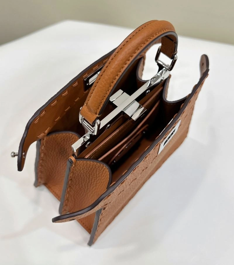 Top mirror Fendi Peekaboo Bags