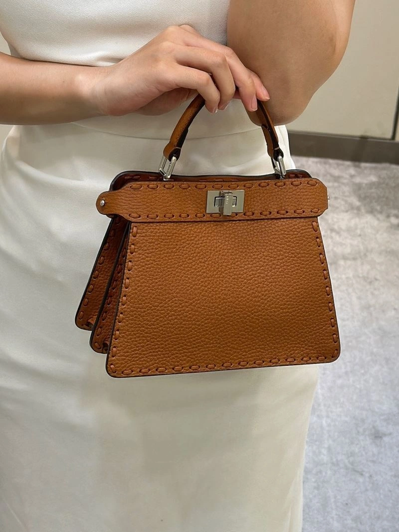 Top mirror Fendi Peekaboo Bags