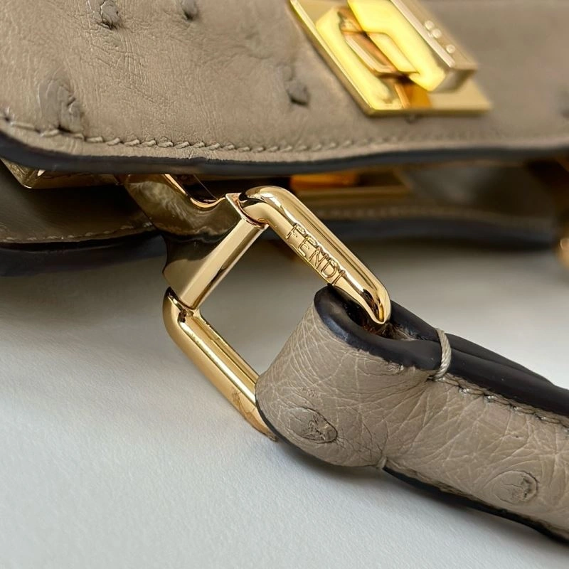 Top mirror Fendi Peekaboo Bags