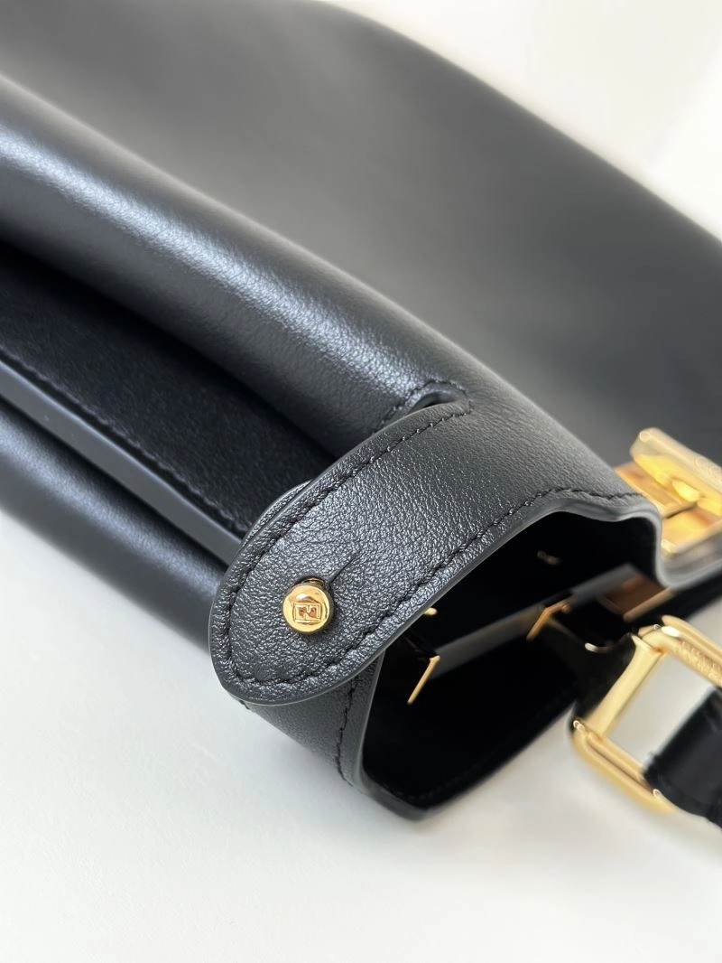 Top match Fendi Peekaboo Bags