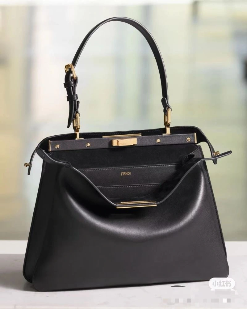 Top match Fendi Peekaboo Bags