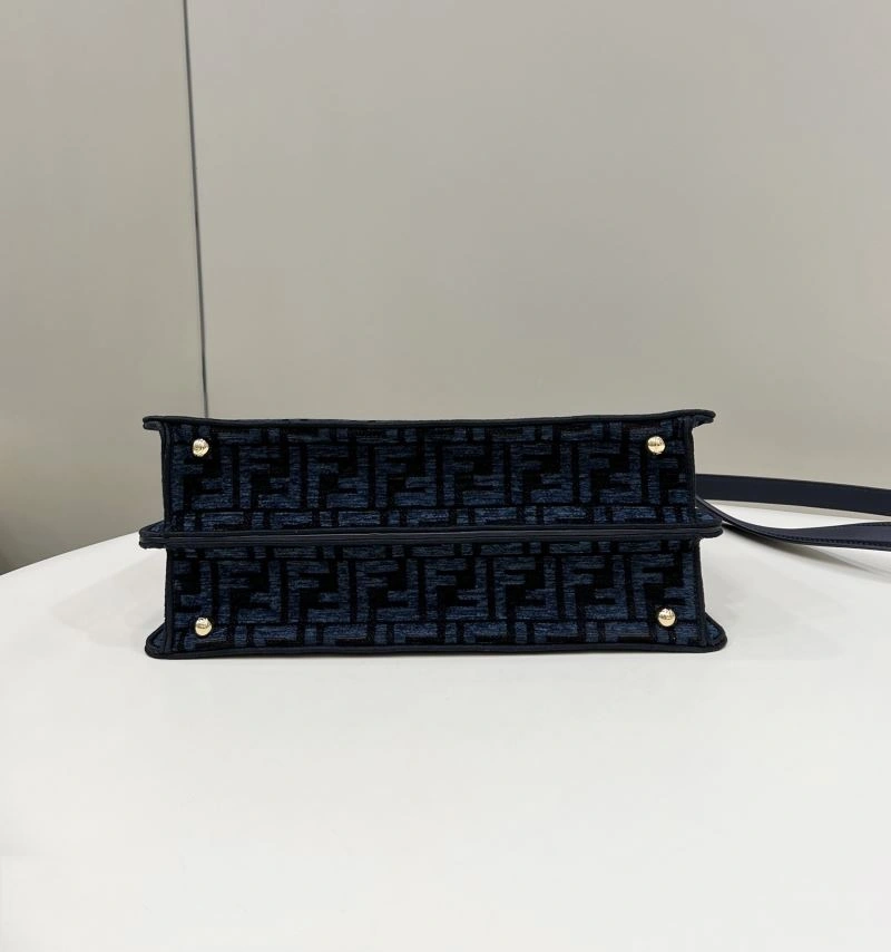 Top mirror Fendi Peekaboo Bags