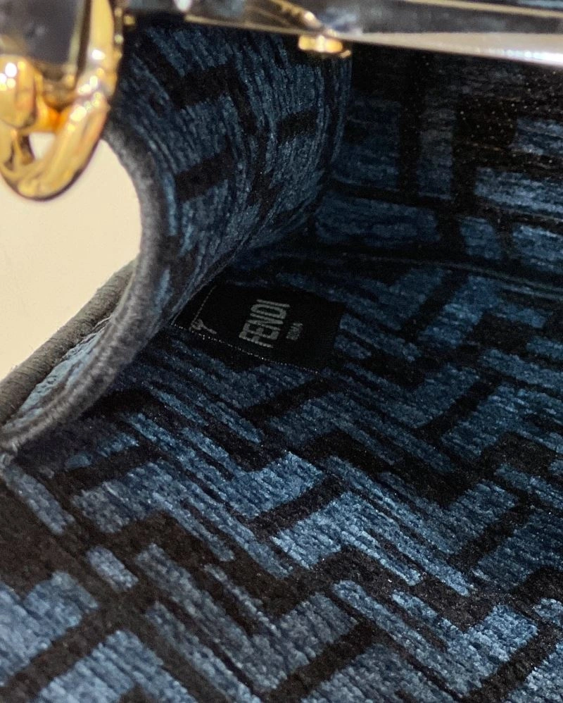 Top mirror Fendi Peekaboo Bags