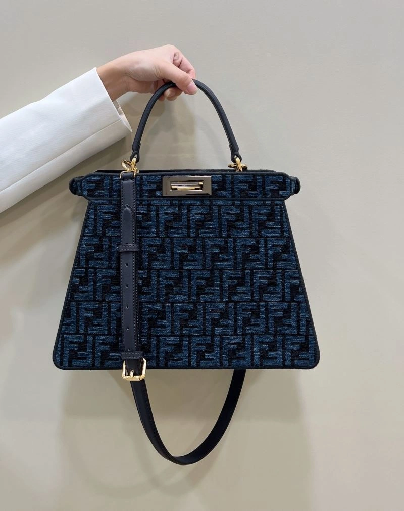 Top mirror Fendi Peekaboo Bags