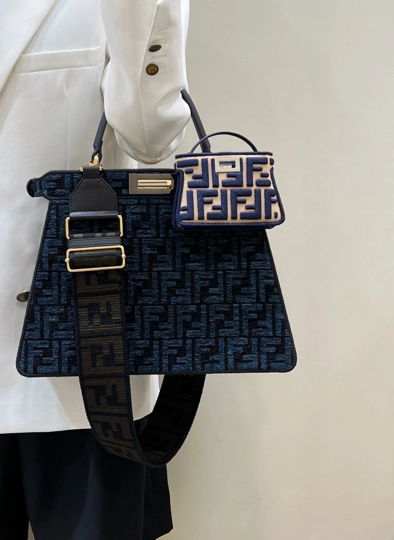 Top mirror Fendi Peekaboo Bags