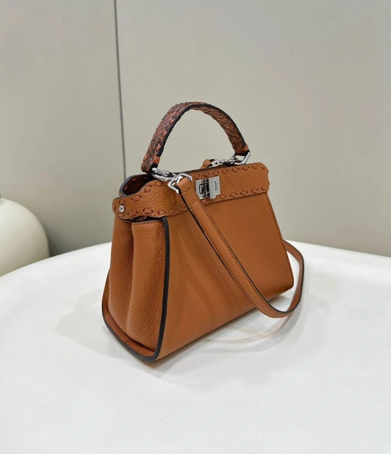 Top mirror Fendi Peekaboo Bags