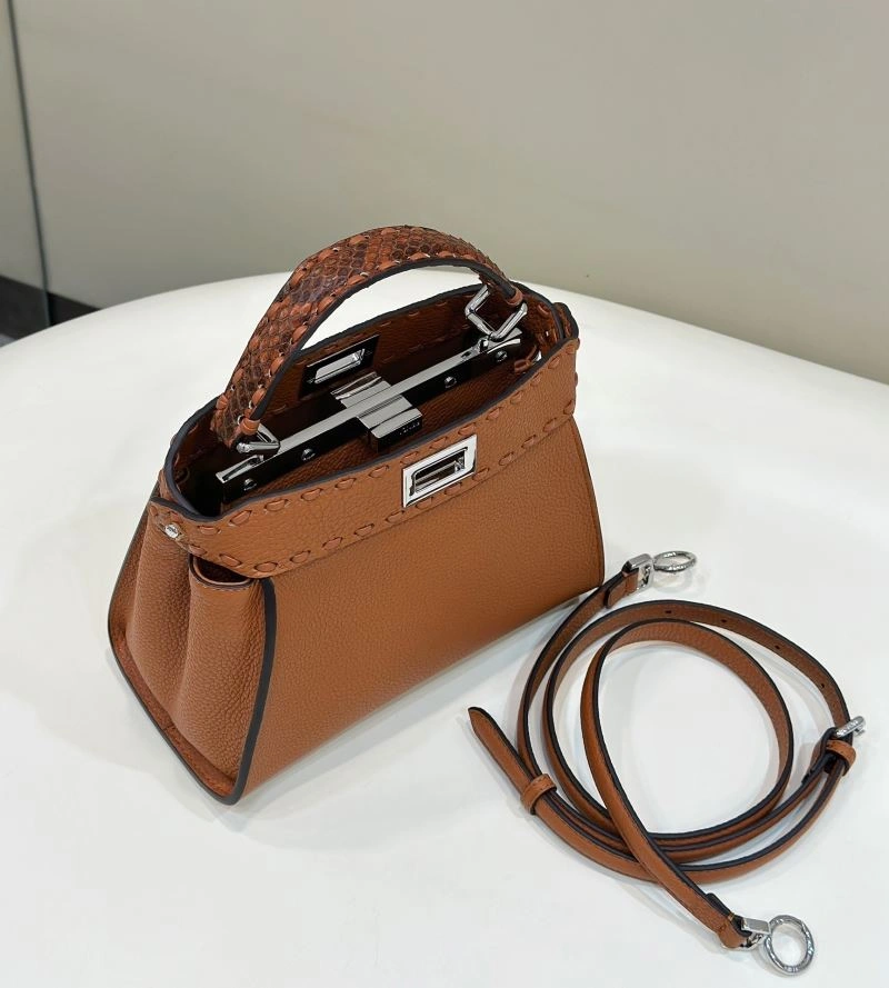 Top mirror Fendi Peekaboo Bags