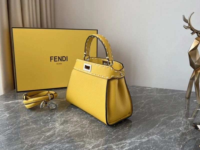 Top match Fendi Peekaboo Bags