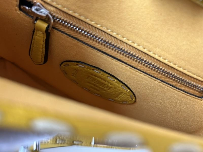 Top match Fendi Peekaboo Bags