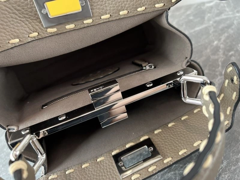 Top mirror Fendi Peekaboo Bags