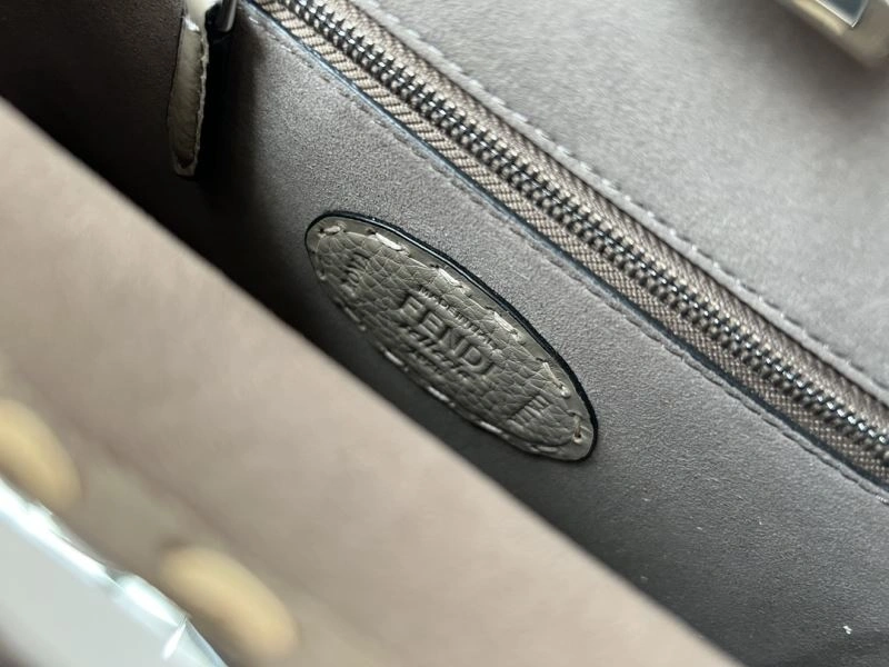 Top mirror Fendi Peekaboo Bags