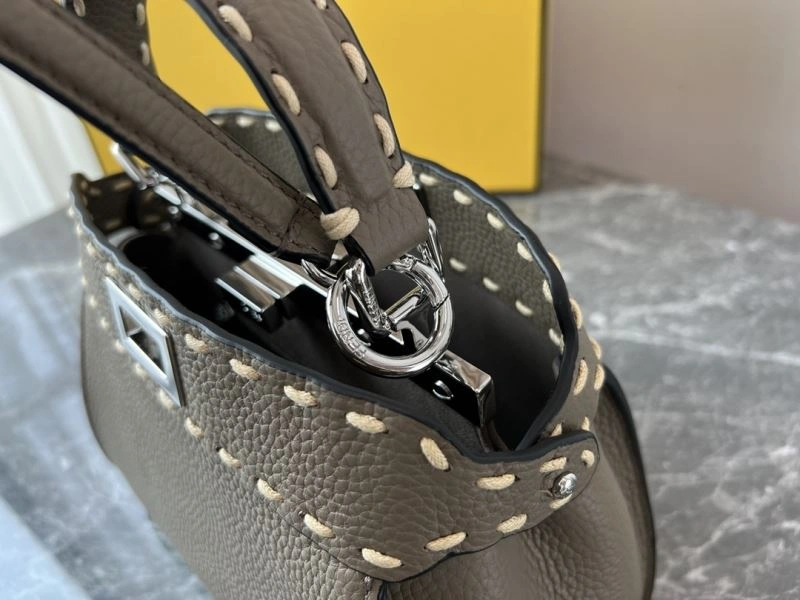Top mirror Fendi Peekaboo Bags