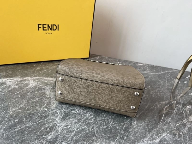 Top mirror Fendi Peekaboo Bags