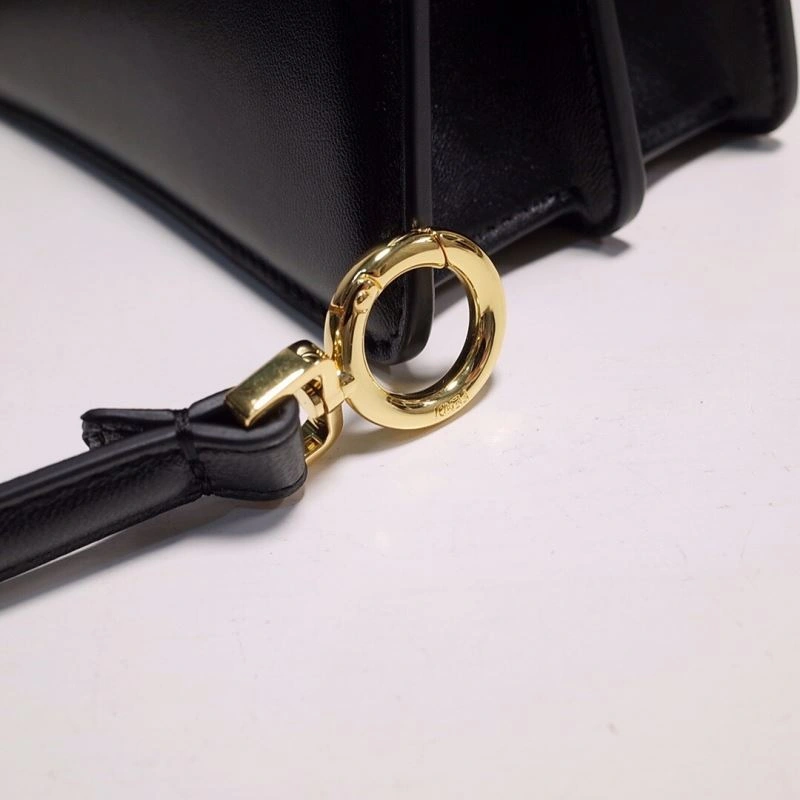 Top mirror Fendi Peekaboo Bags