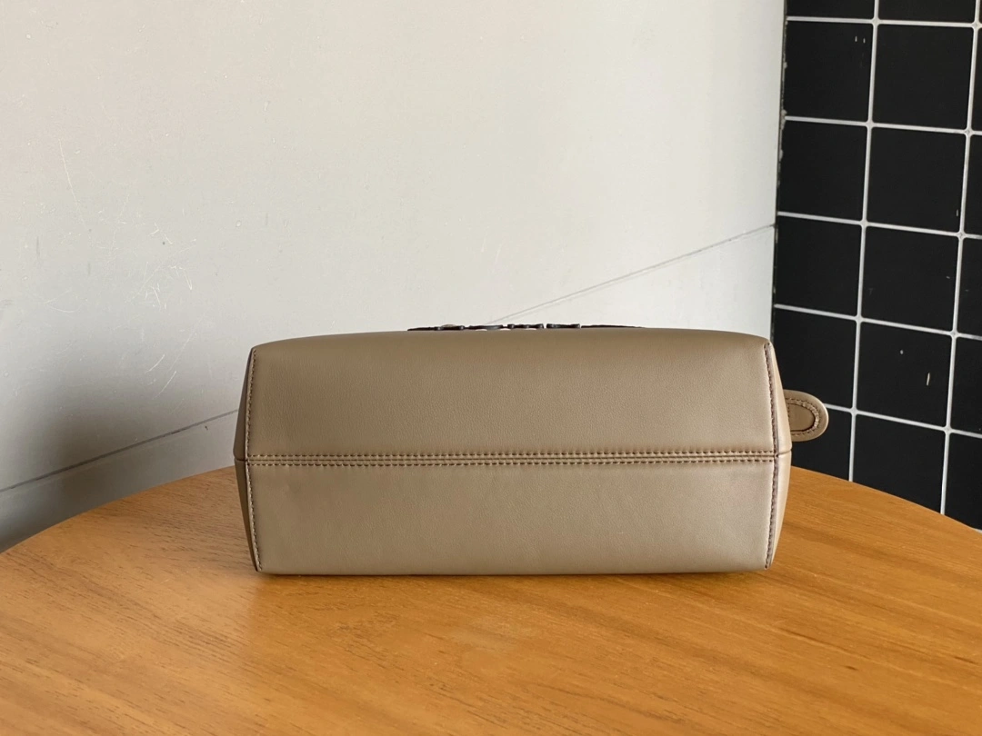 Mirror quality Fendi Pillow Bags