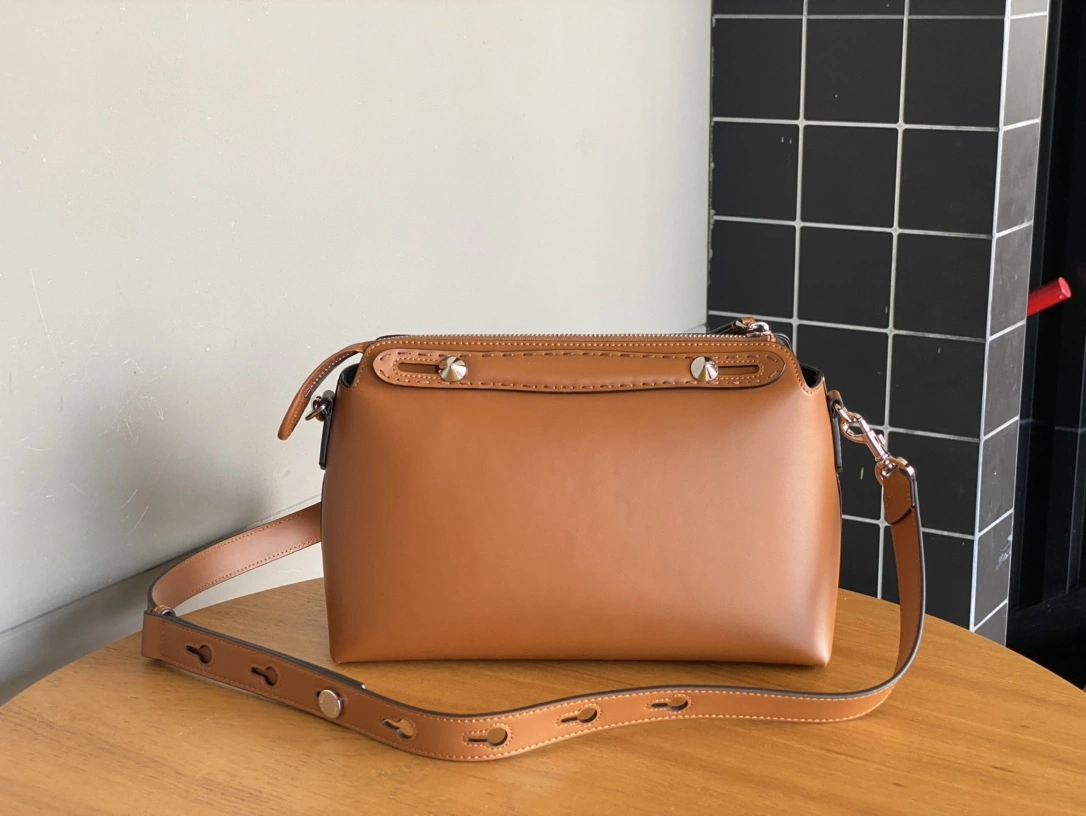 Top mirror Fendi Pillow Bags