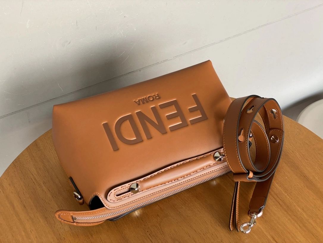 Top mirror Fendi Pillow Bags