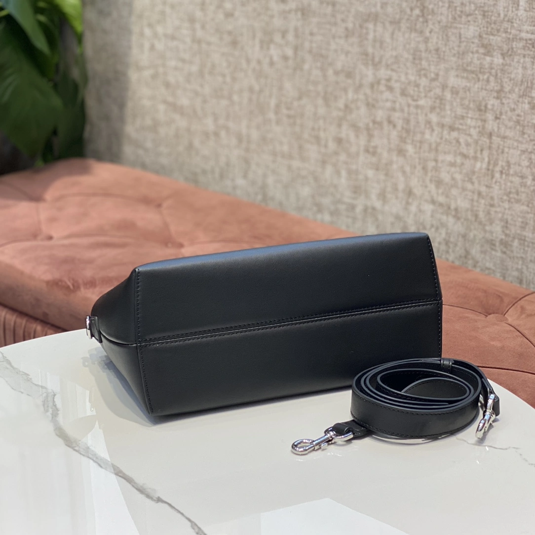 Precise copy Fendi Pillow Bags