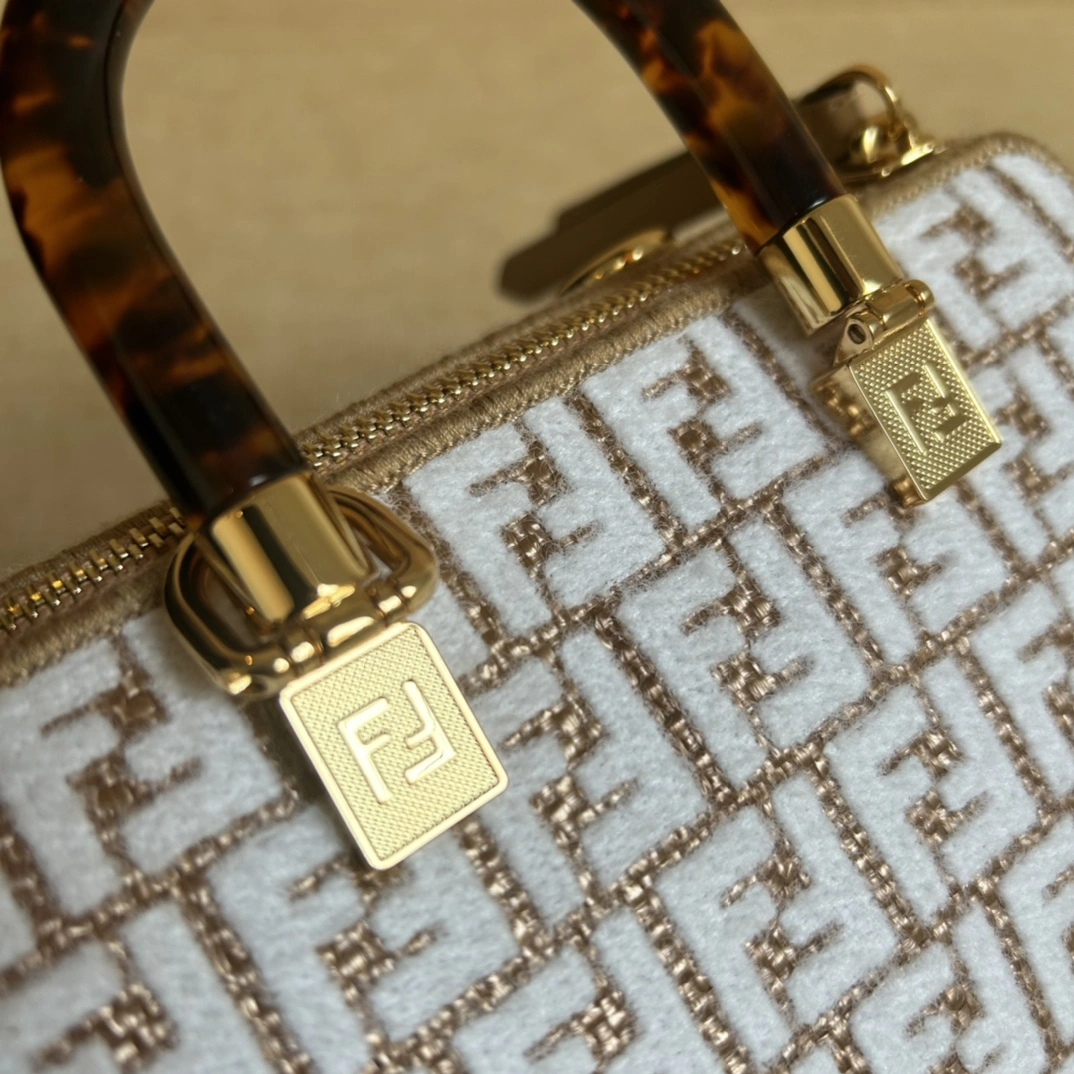 Cut-rate Fendi Pillow Bags