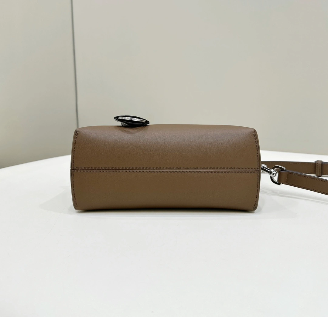 Top mirror Fendi Pillow Bags