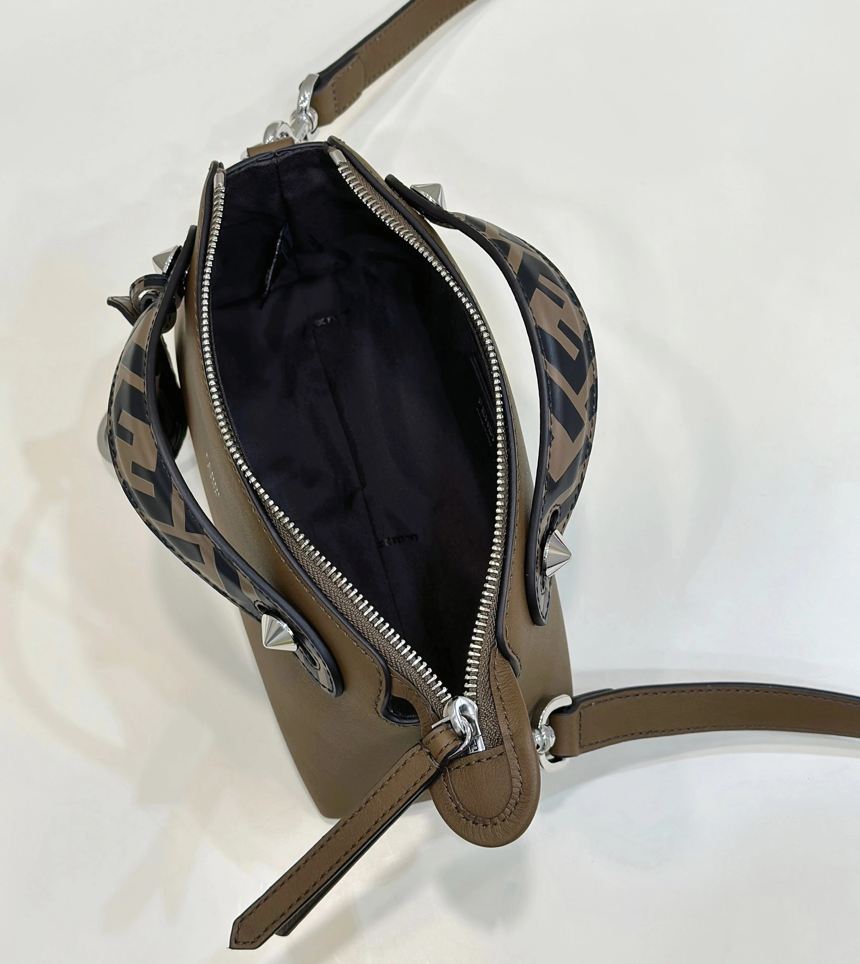 Top mirror Fendi Pillow Bags