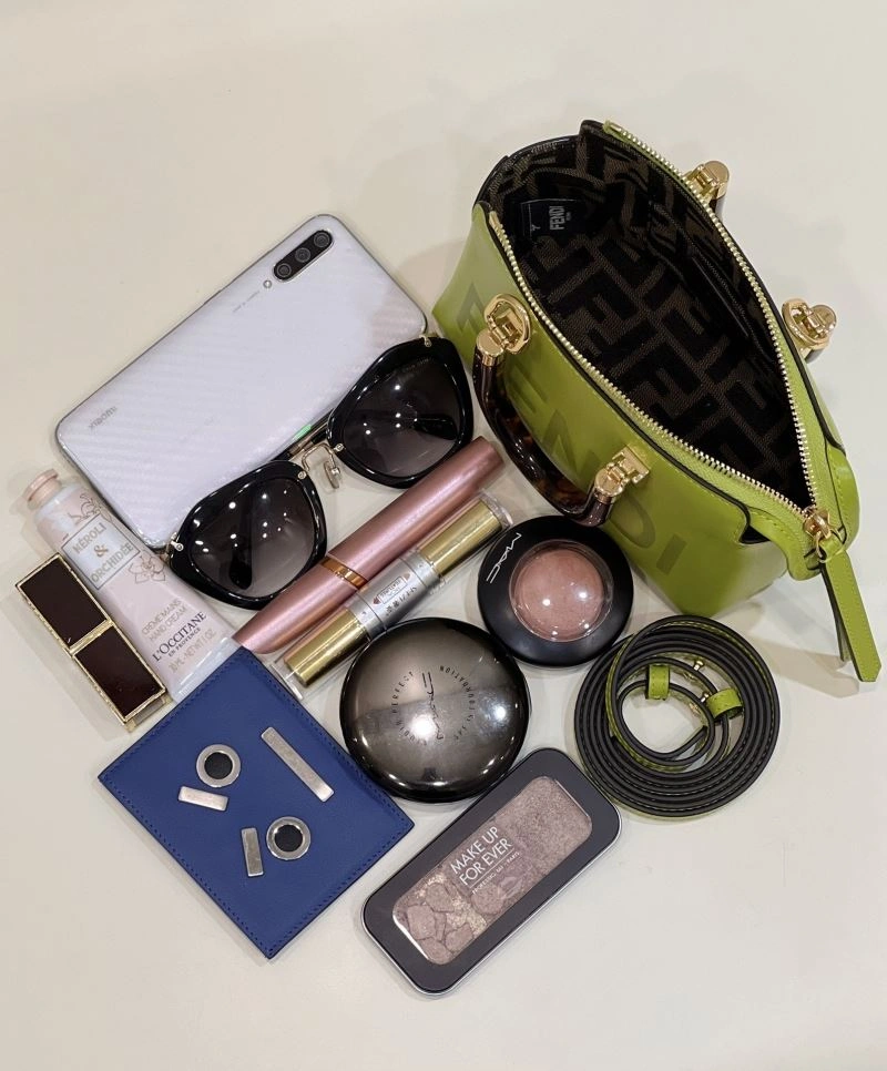 Top mirror Fendi Pillow Bags