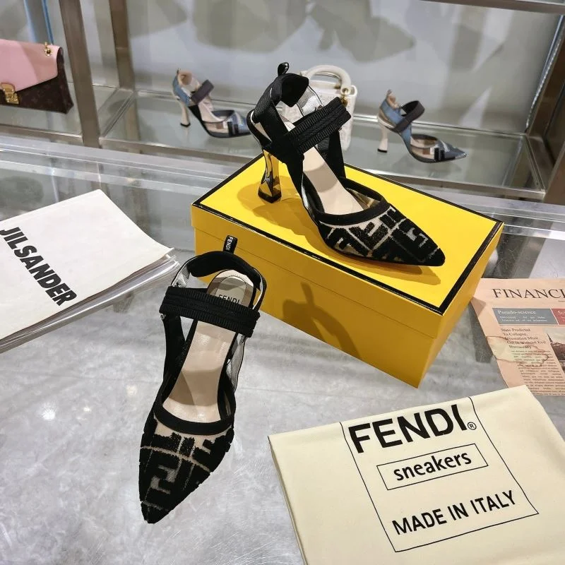 Top mirror Fendi Sandals